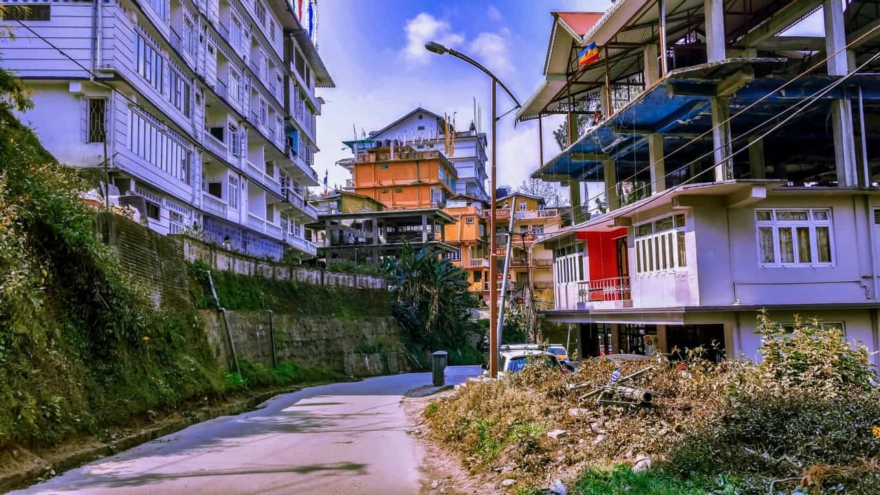 Pelling Travel Guide - An Offbeat Place in Sikkim - Discover with Dheeraj