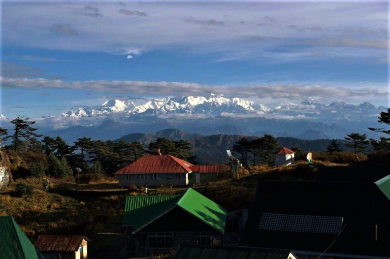 A COMPLETE Sandakphu Travel Guide for all Trekkers and Tourists