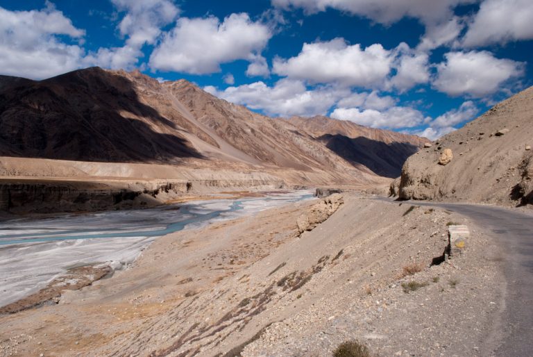 How to plan a journey or trip on Manali Leh Highway? [2022 Travel Guide]