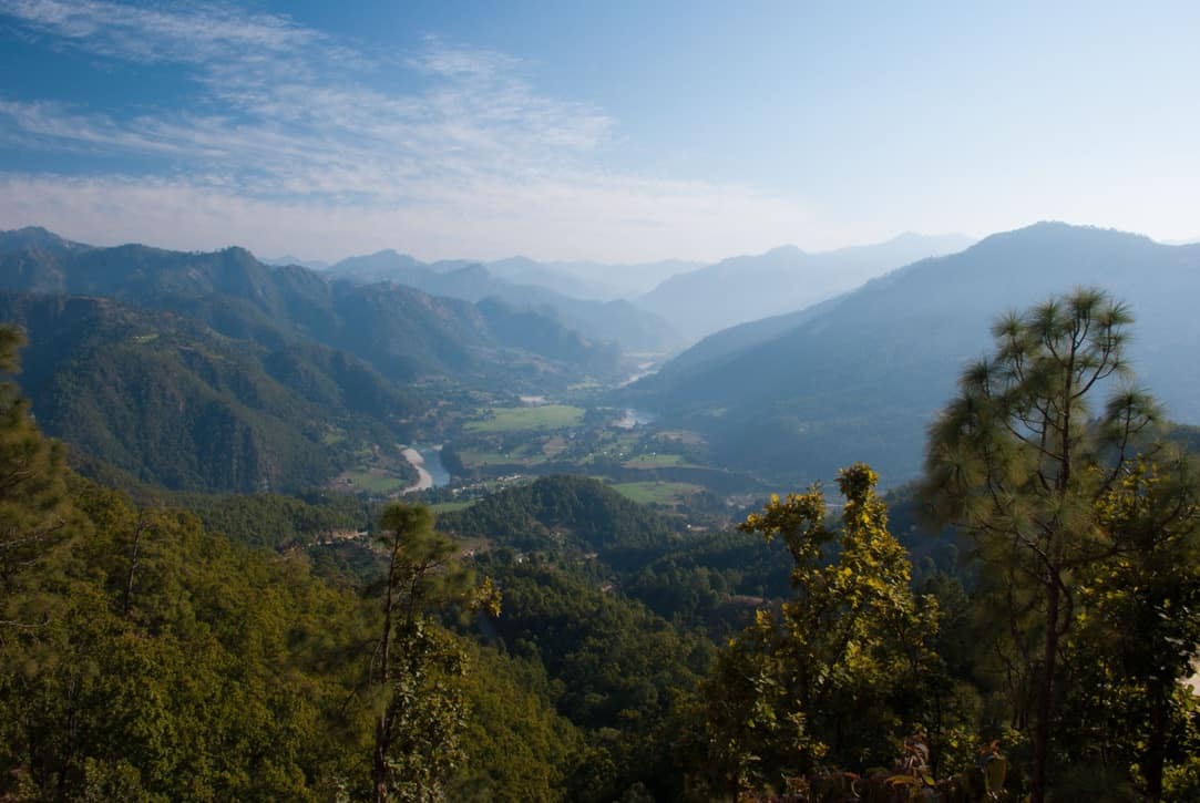 Traveling to Gwaldam - An offbeat place Uttarakhand [Travel Guide]